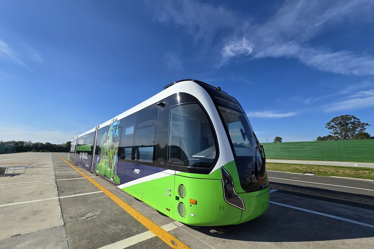 Via começa a ganhar ímãs para guiar bonde sem trilhos - NSC Total