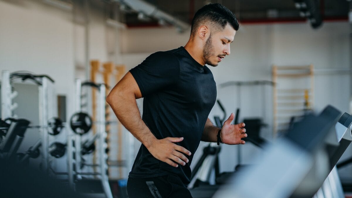 Correr ou levantar peso: estudo revela o que é mais eficaz para o ...